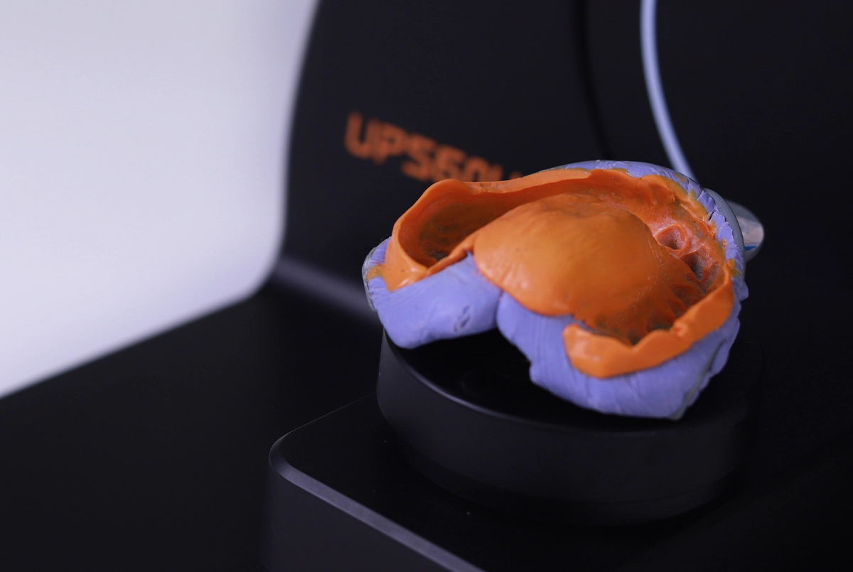 UP560HD Dental Lab Scanner – 4μm, Dual 5MP, 10s Scan | UP3D